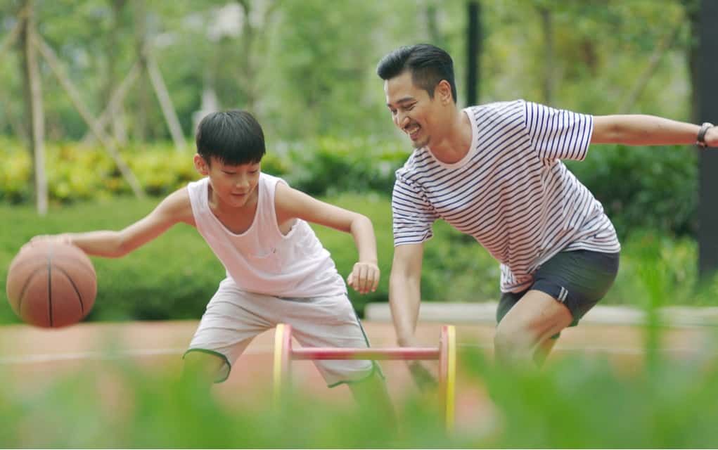 Should PE Teachers Participate in Class? Exploring Pros and Cons